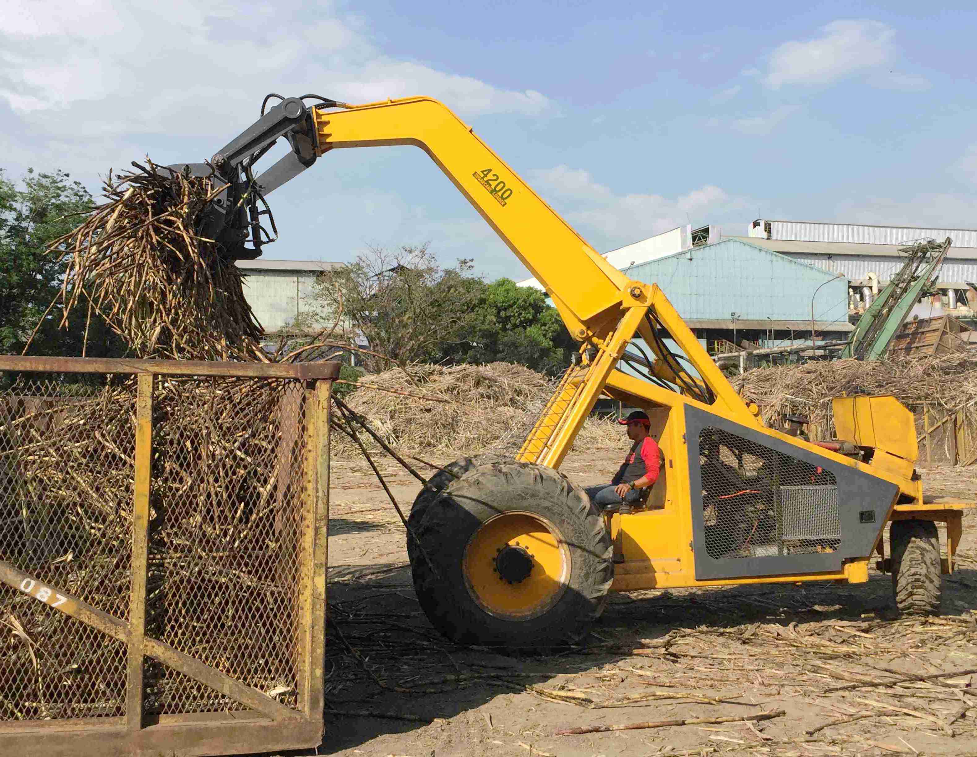 Three Wheels Sugarcane Loader/Sugar Cane Grab Loader - tradechina.com